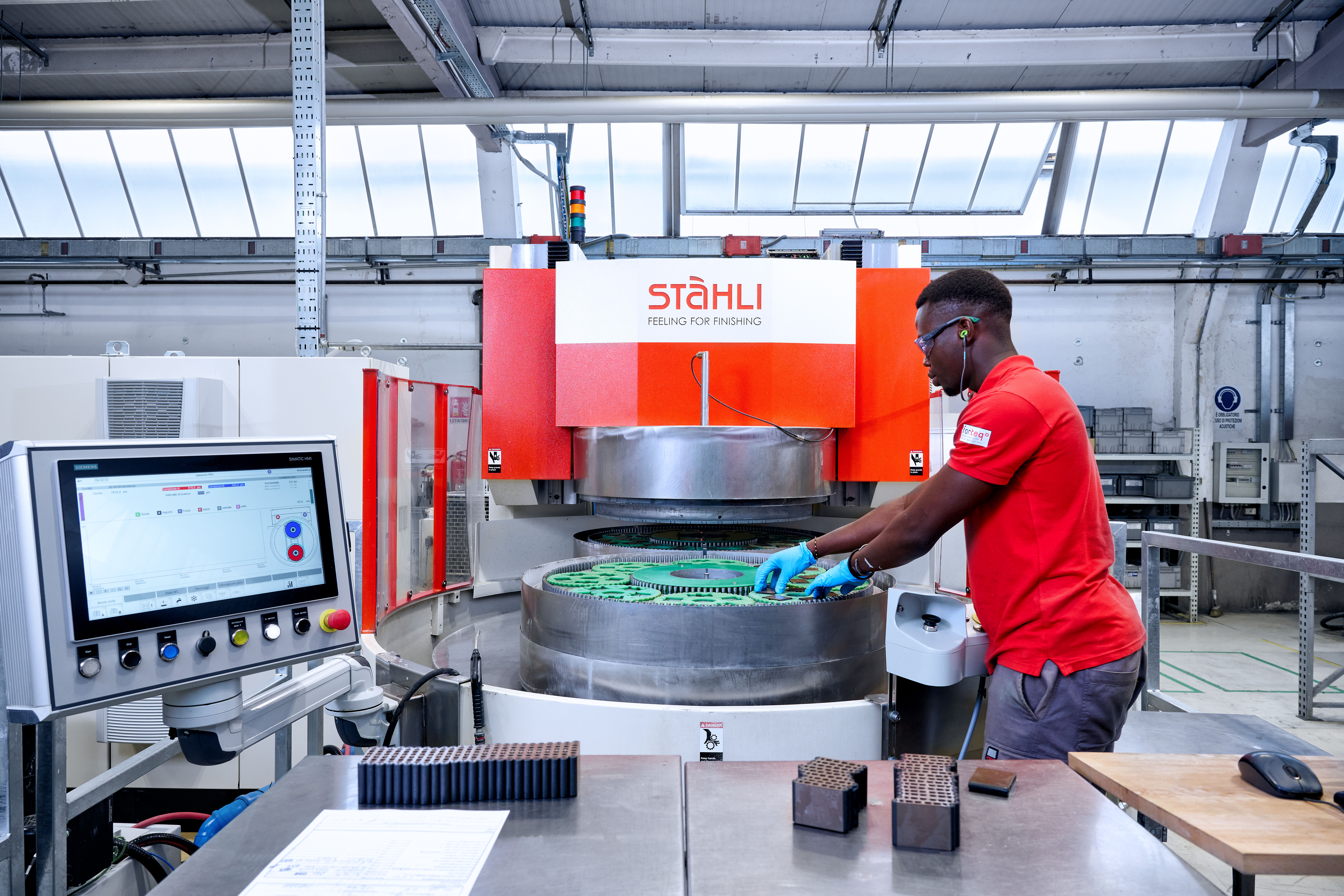 High-quality post-molding processes | forteq Group