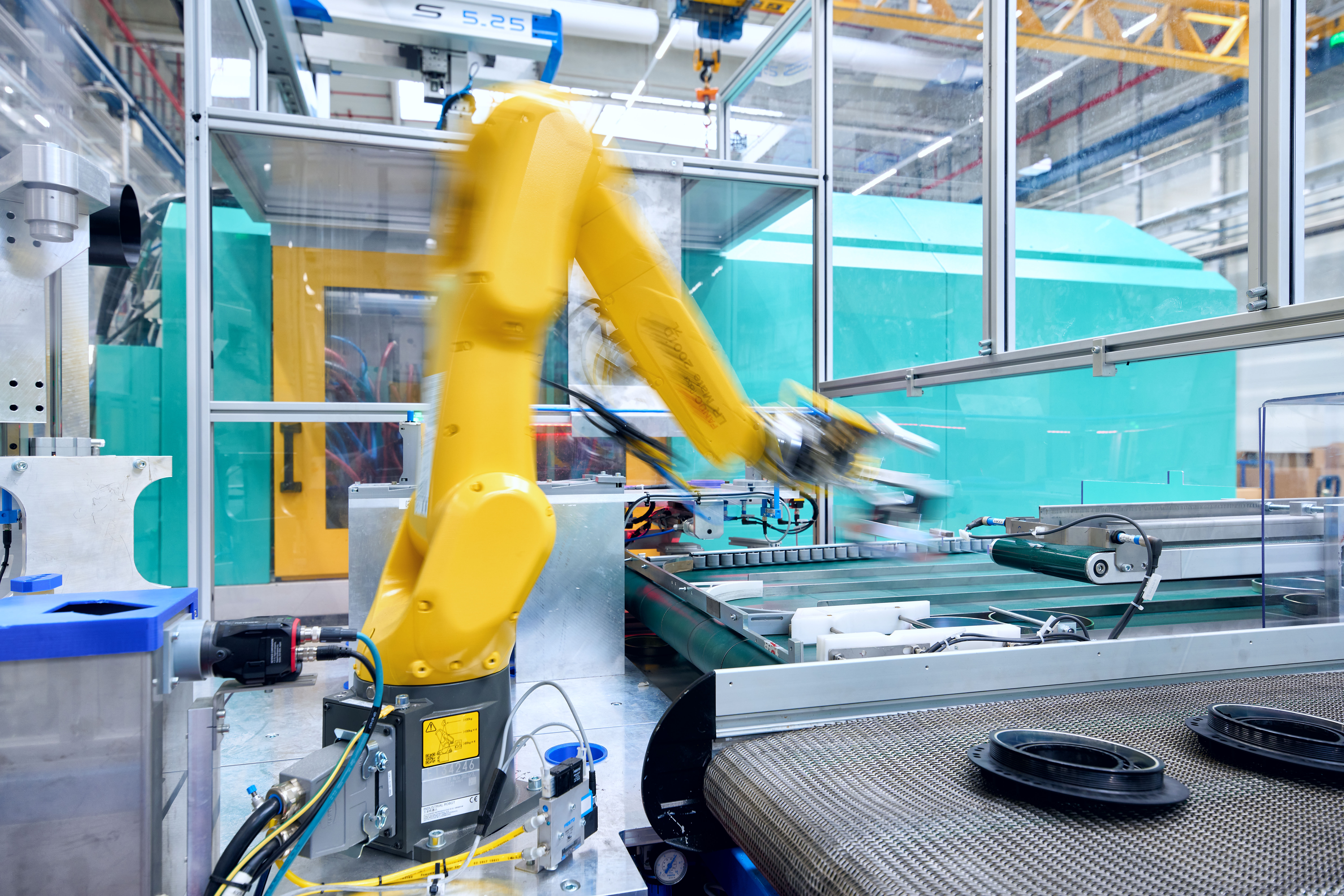 High-precision injection molding | forteq Group